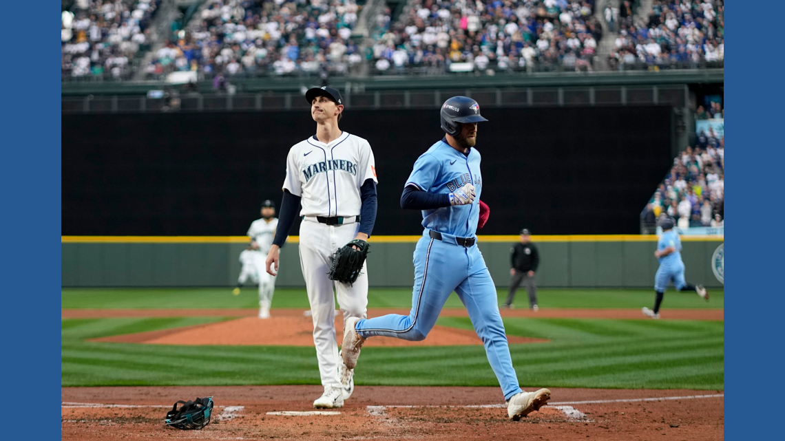 Mariners give up 18 hits, including 5 homers, as Blue Jays swing early ...