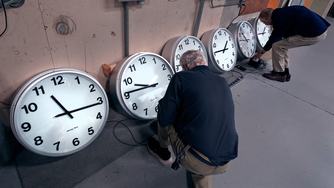 Here's what happens to your body when clocks 'fall back' an hour | kgw.com