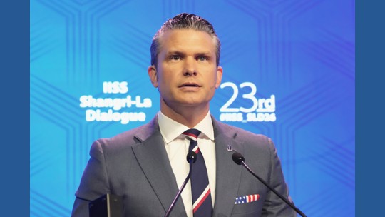 Female Navy officers say they fear a career cap after Hegseth cuts ...