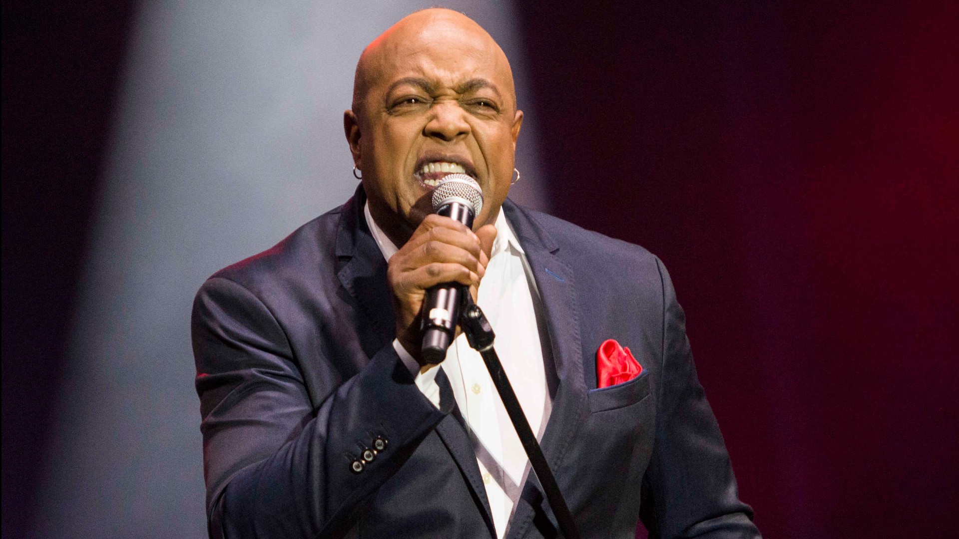 Peabo Bryson 'under medical care' after stroke, rep says | kgw.com