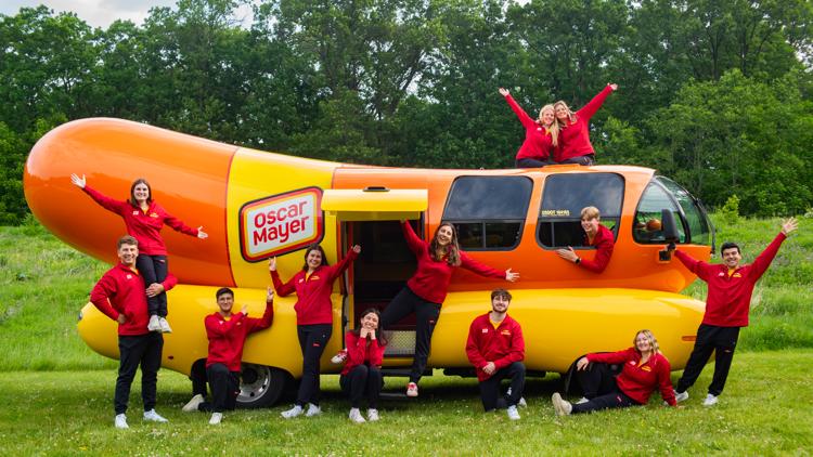Oscar Mayer begins search for new class of Wienermobile drivers | kgw.com