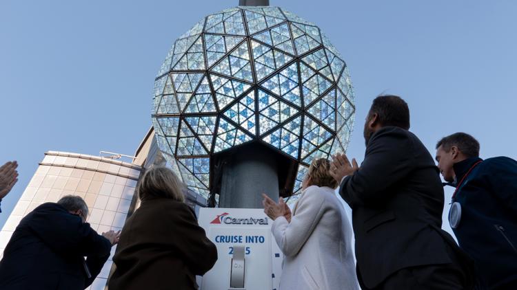 When was the first Times Square ball drop on New Year's Eve? | kgw.com