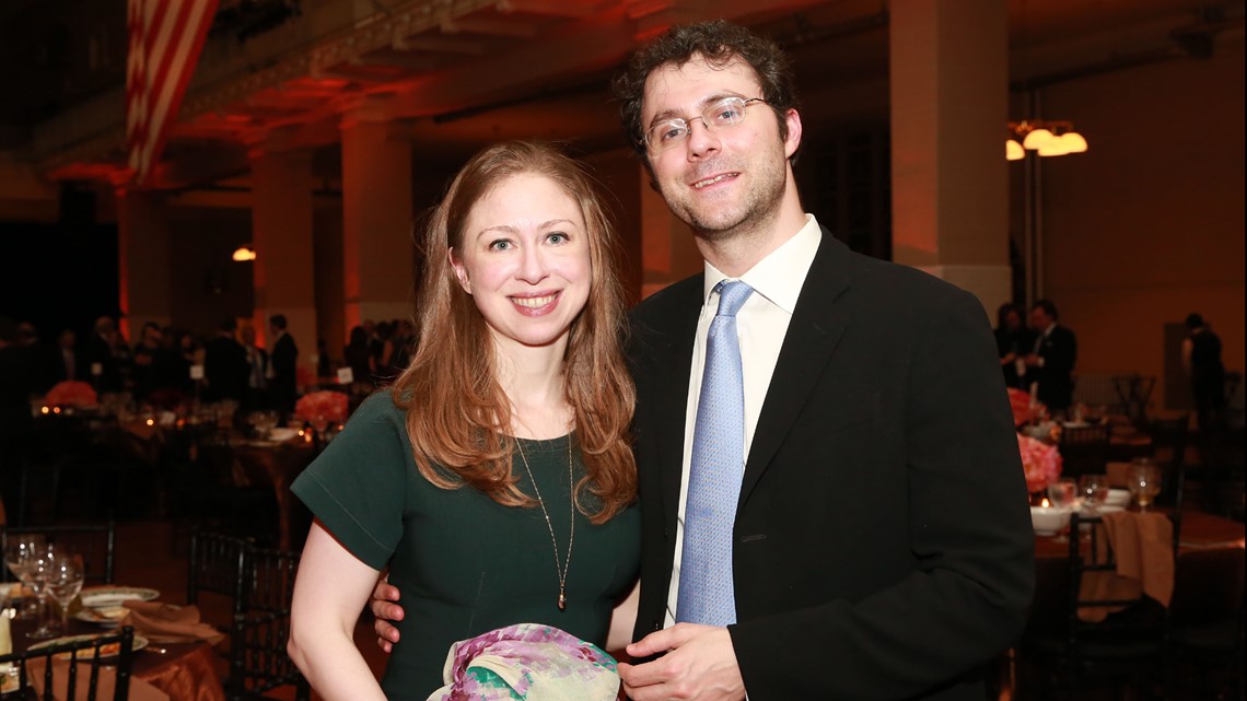 Chelsea Clinton welcomes third child with Marc Mezvinsky | kgw.com