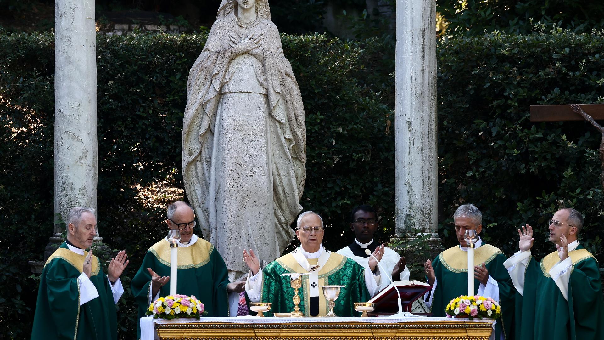 Pope Leo XIV urges world to heed climate crisis | kgw.com