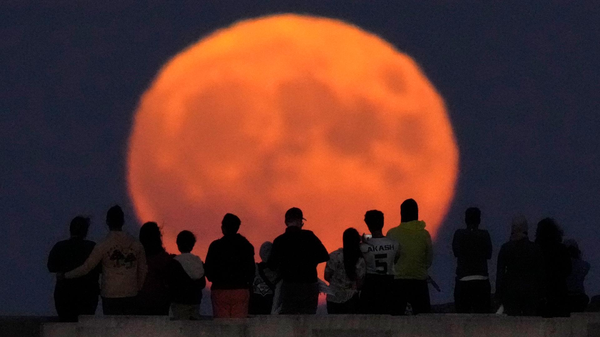 Harvest moon: How to watch the supermoon, lunar eclipse Tuesday | kgw.com