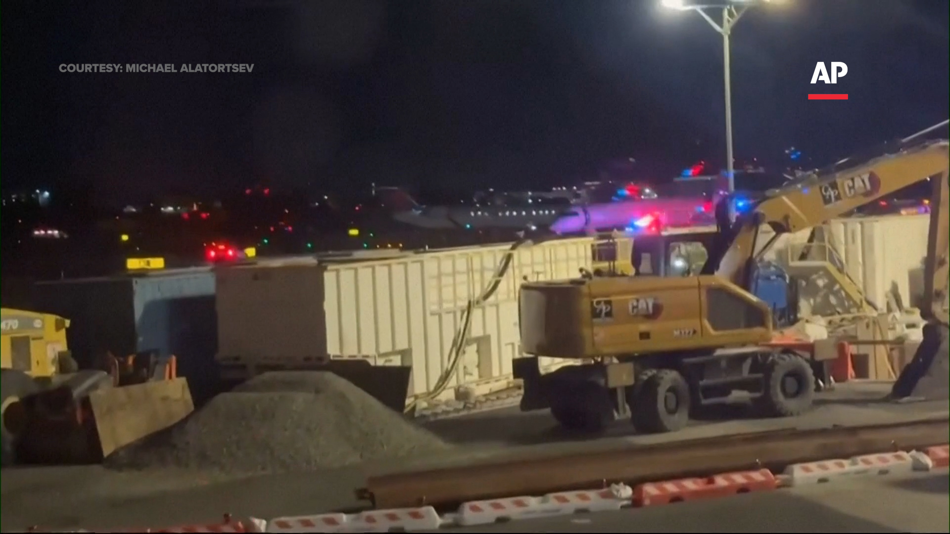 Delta jets collide on LaGuardia New York airport taxiway | kgw.com