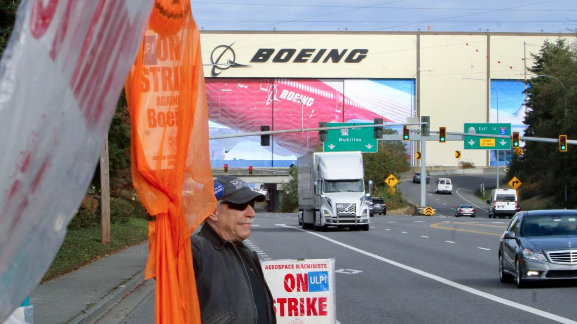 Boeing says strike will delay plane production...again | kgw.com