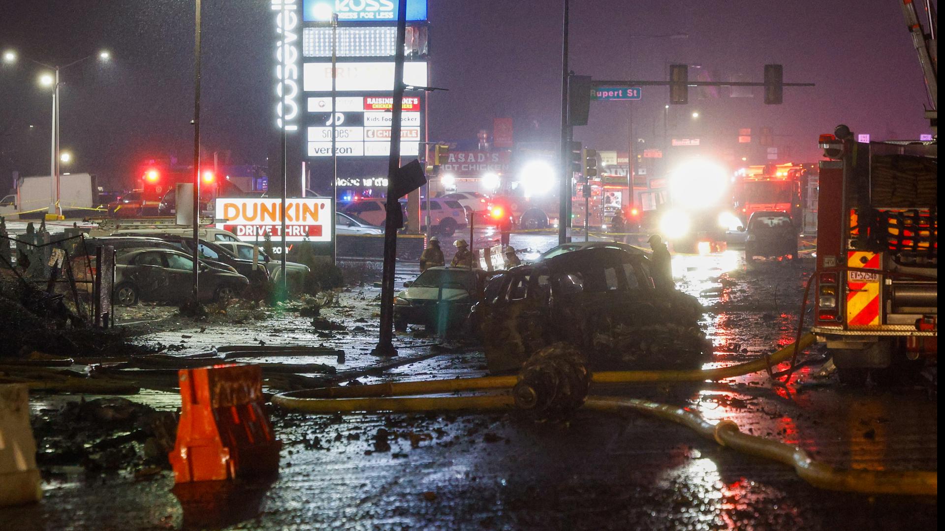 Philadelphia plane crash causes fiery scene, multiple homes ablaze ...