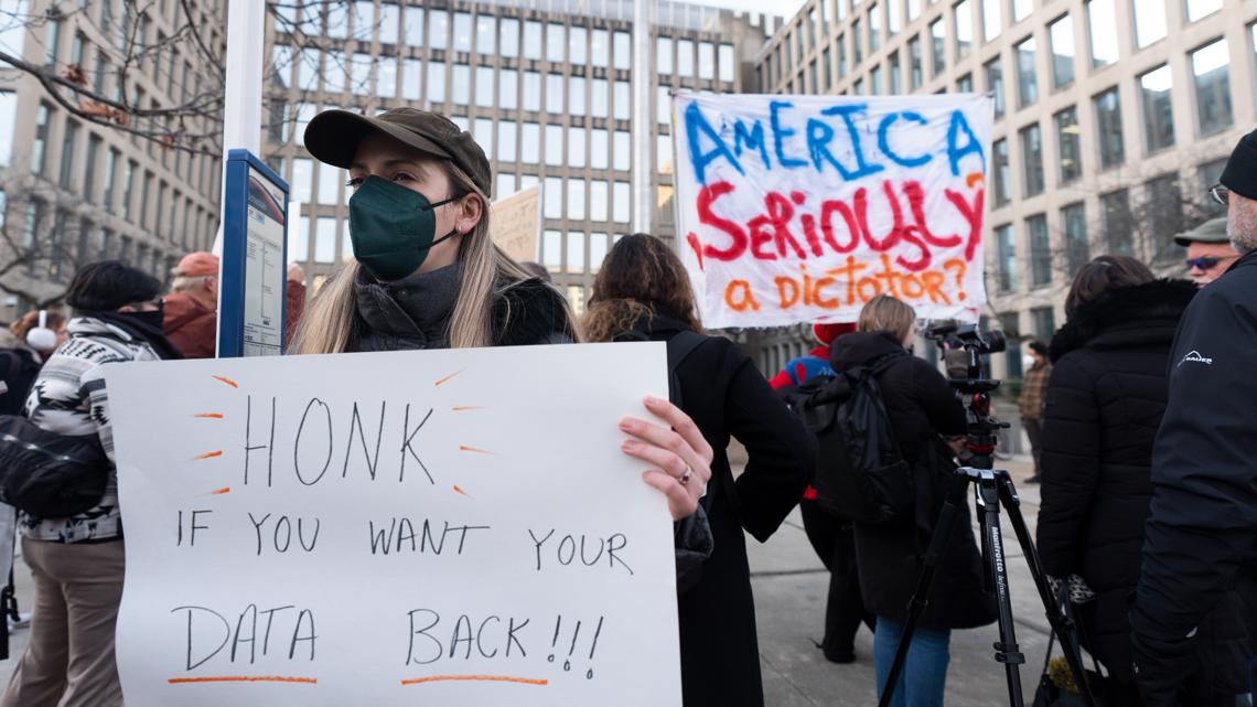 Trump begins sweeping layoffs by targeting probationary federal workers ...