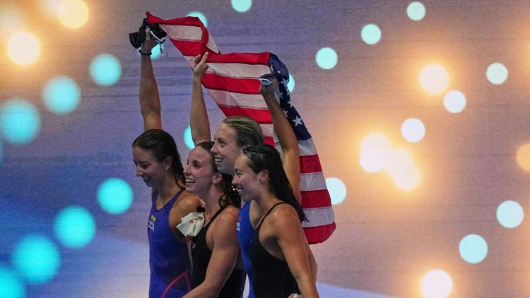 US women set medley relay world record at swim championships | kgw.com