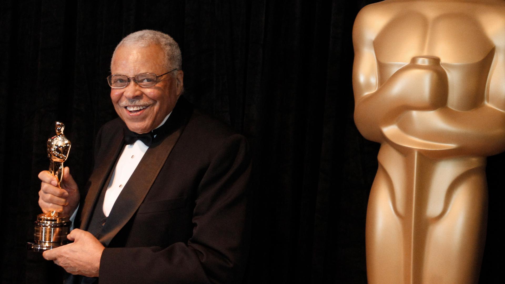 James Earl Jones dead: Award-winning actor was 93 | kgw.com