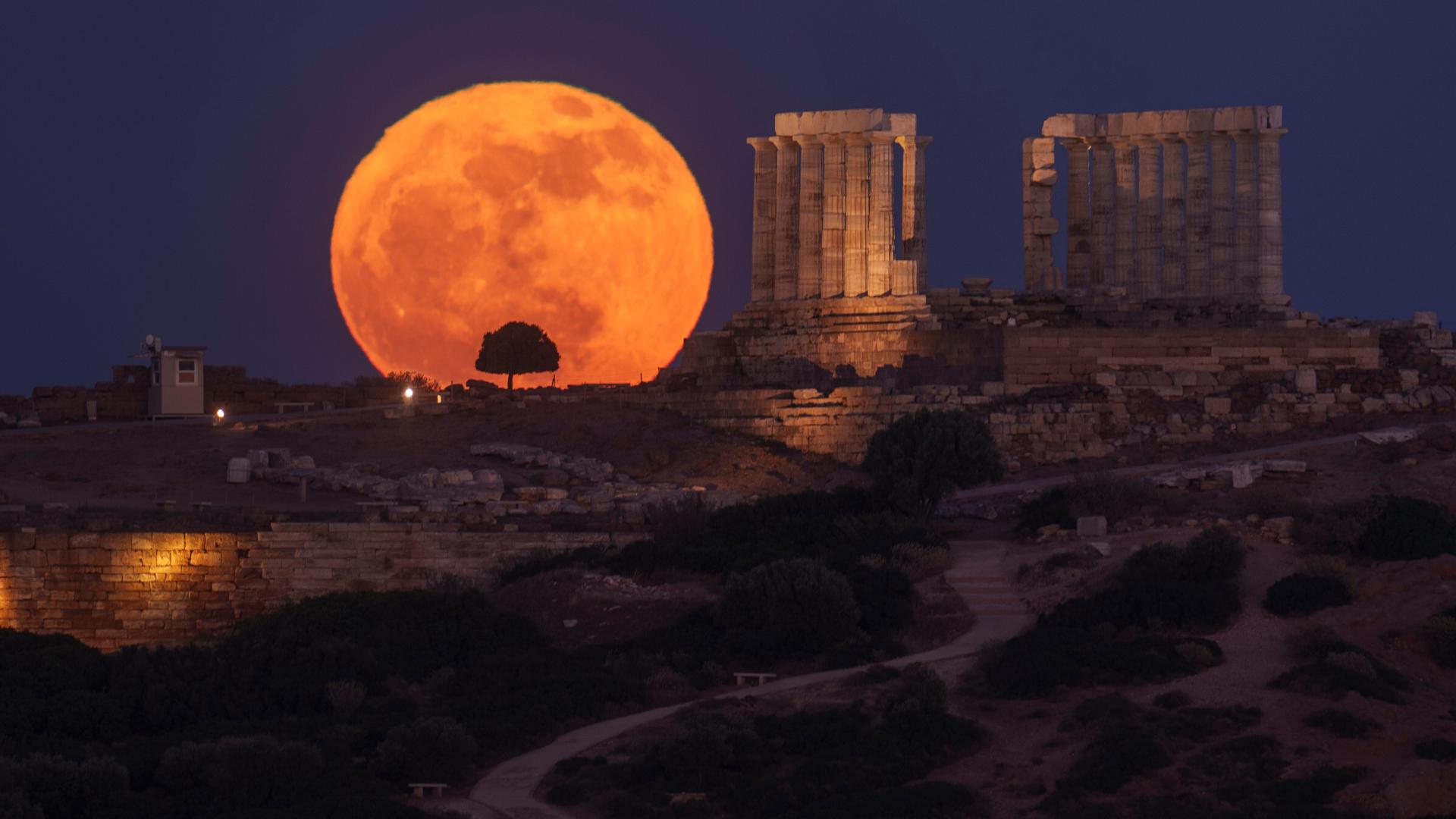May's full 'flower moon': When and how to see the full moon Monday ...