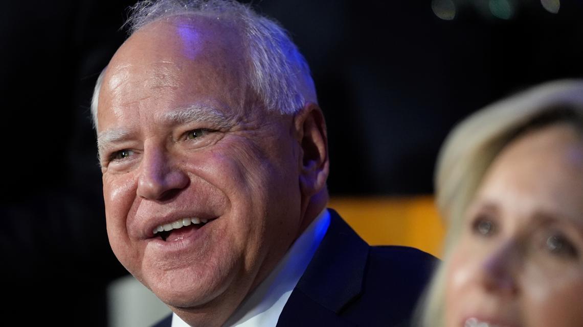 People in 'Nebraska Walz's for Trump' photo are distant cousins | kgw.com