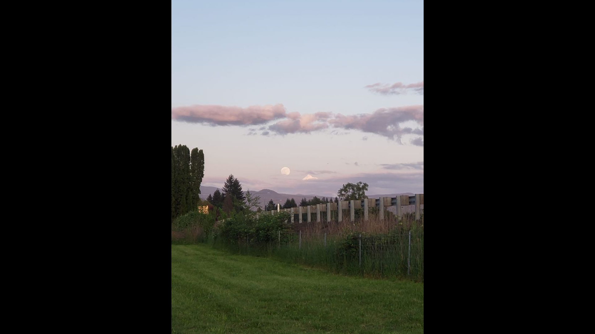 Your photos: 'Flower' supermoon rises over Oregon | kgw.com