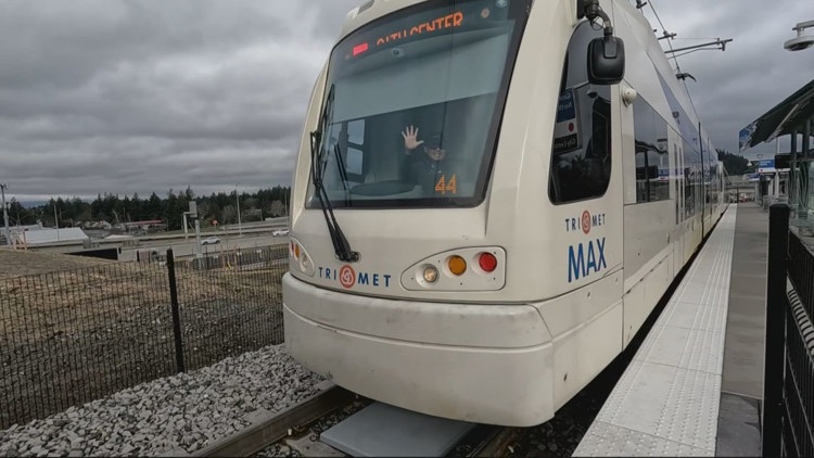 MAX Red Line to Portland Airport closed until Saturday | kgw.com