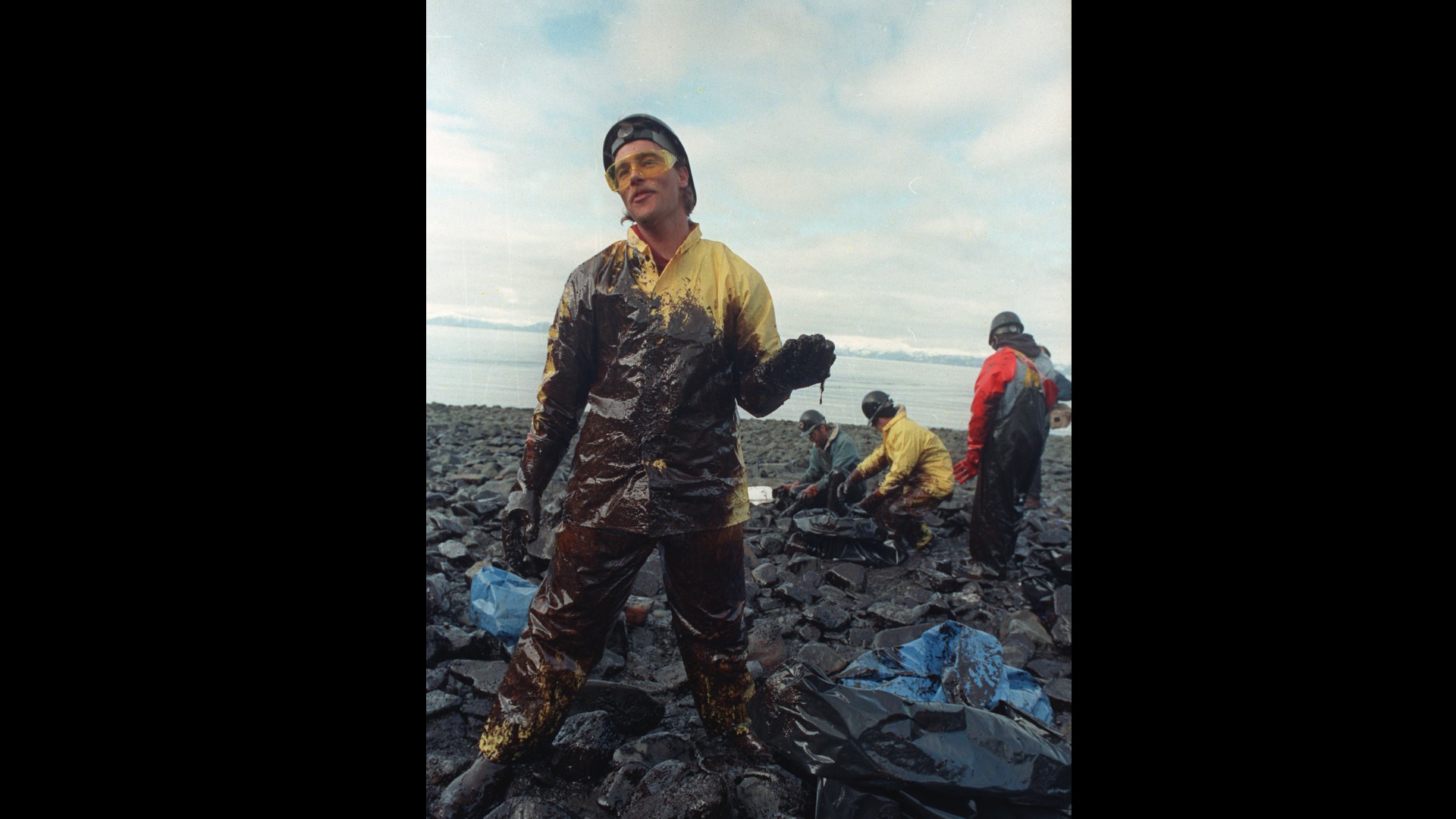 Photos: 1989 Exxon Valdez oil spill in Prince William Sound, Alaska ...