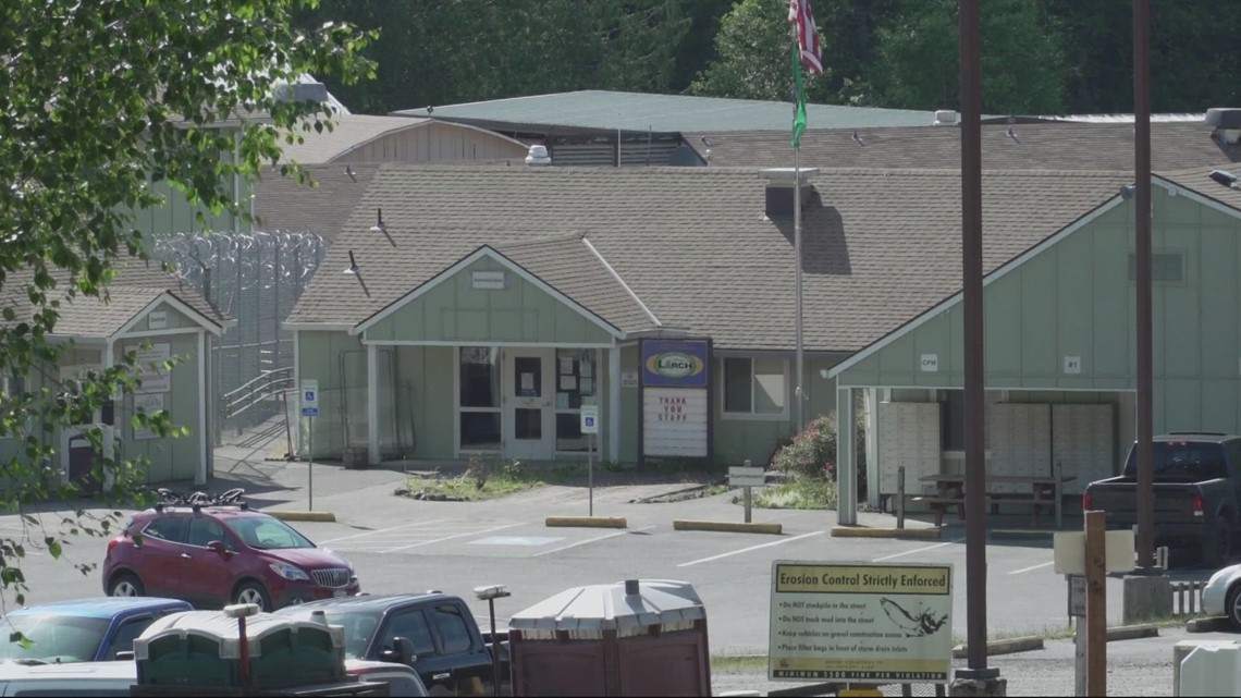 Group pushes to keep Larch Corrections Center open | kgw.com