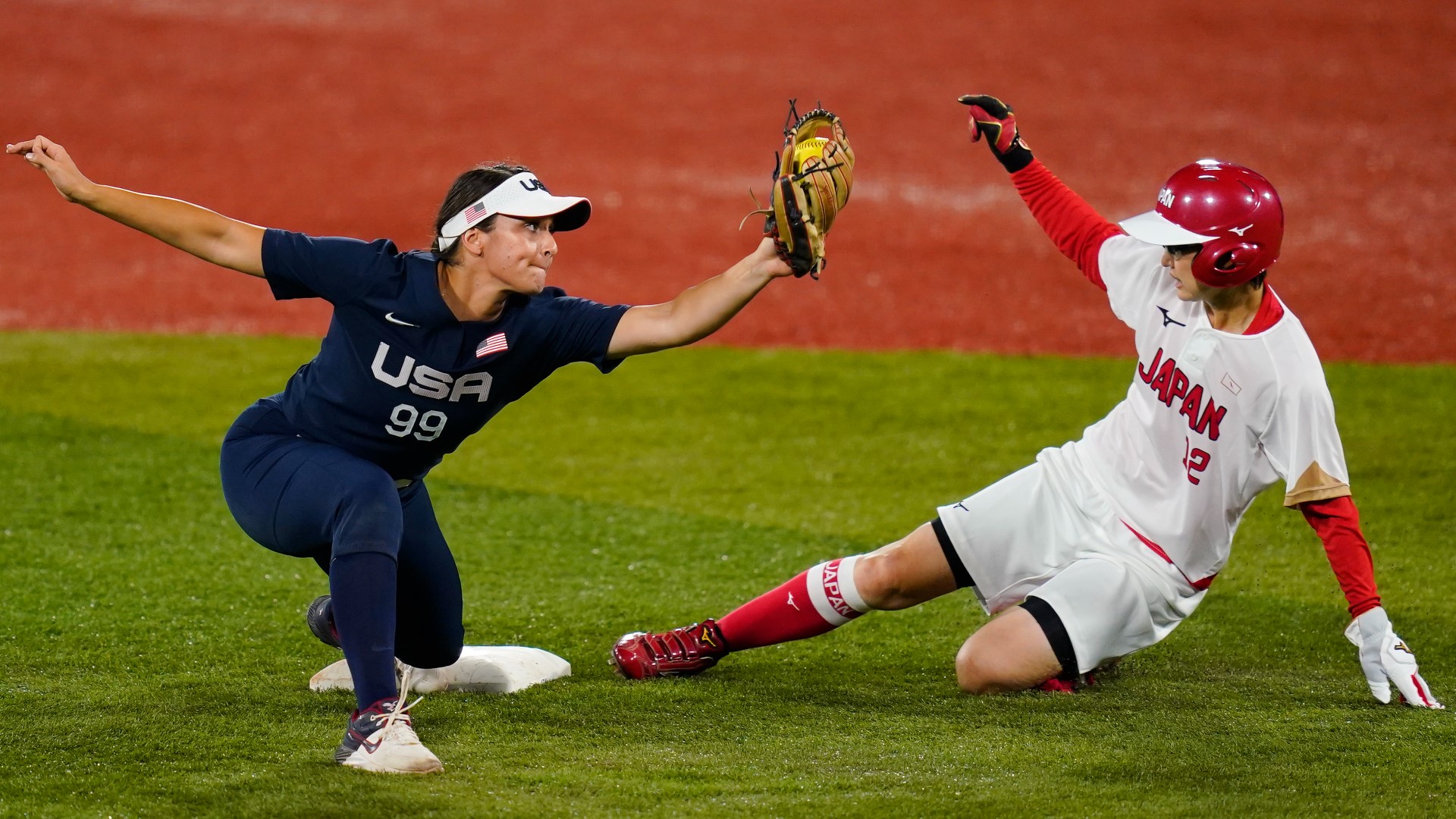 US women's softball wins silver at Tokyo Olympics | kgw.com