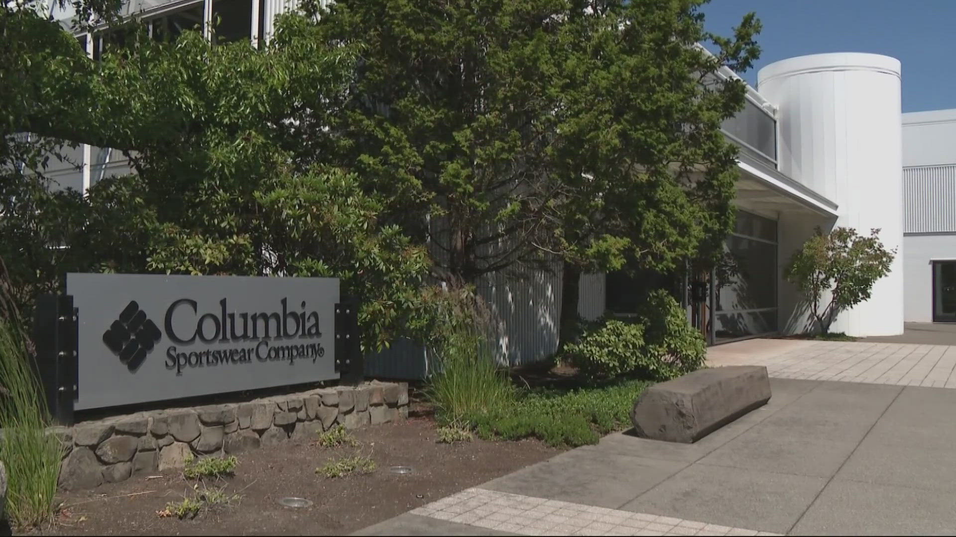 Columbia Sportswear dares flat-Earthers to find the edge of the Earth ...