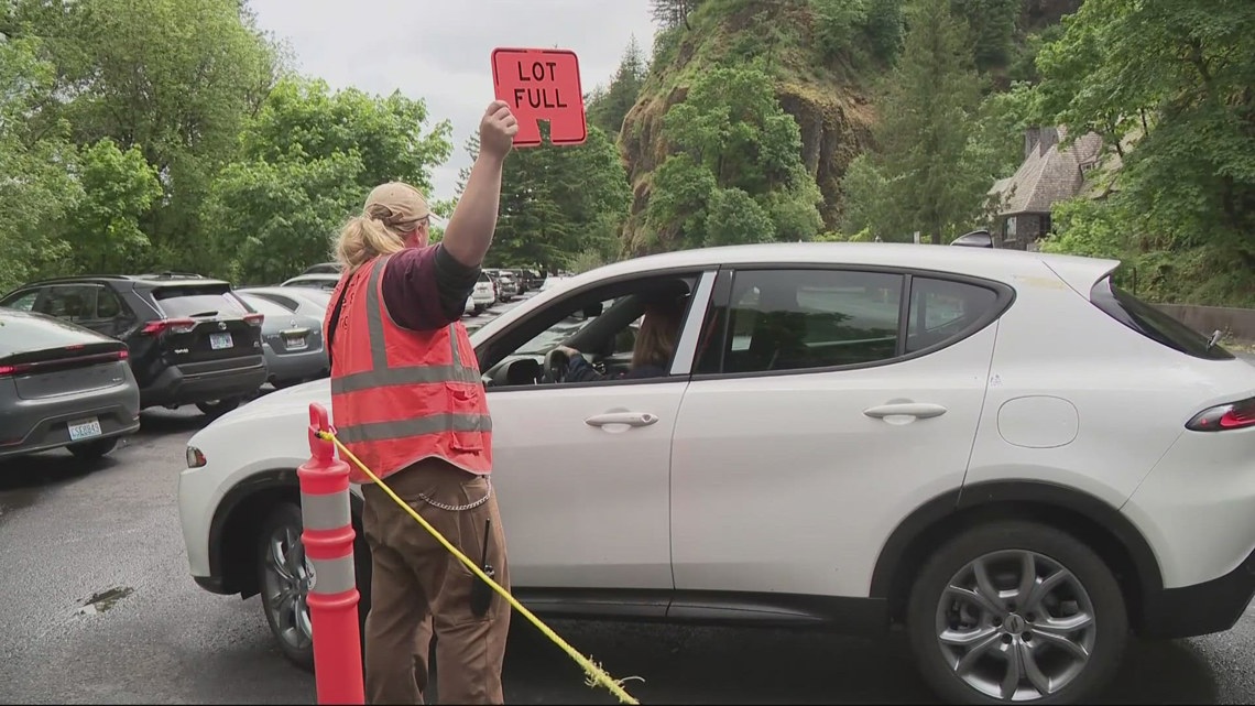 Multnomah Falls parking permits return today | kgw.com