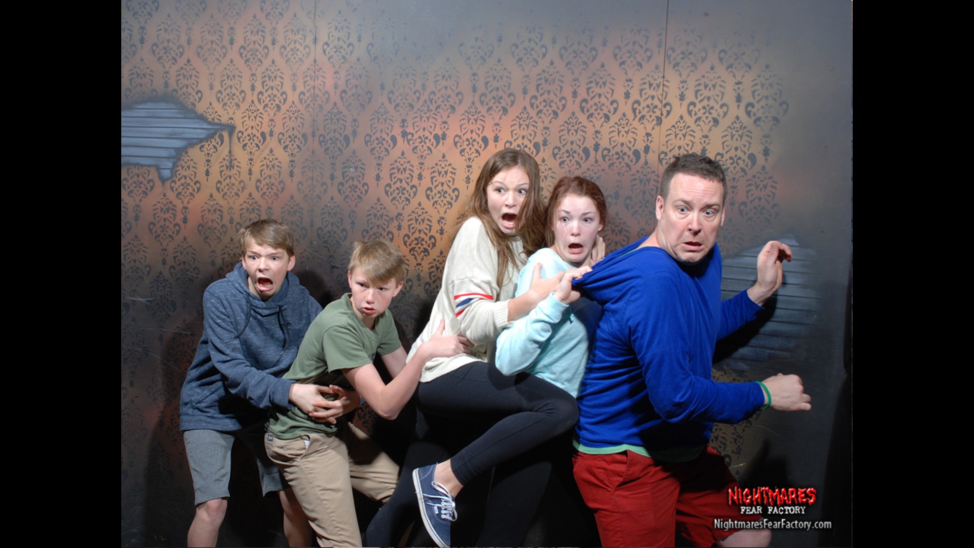 2015: 'Faces of fear' inside haunted house | kgw.com