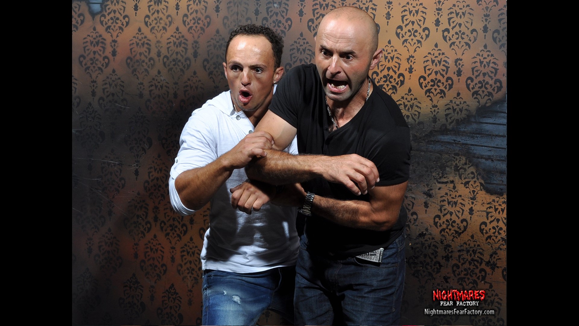 2015: 'Faces of fear' inside haunted house | kgw.com