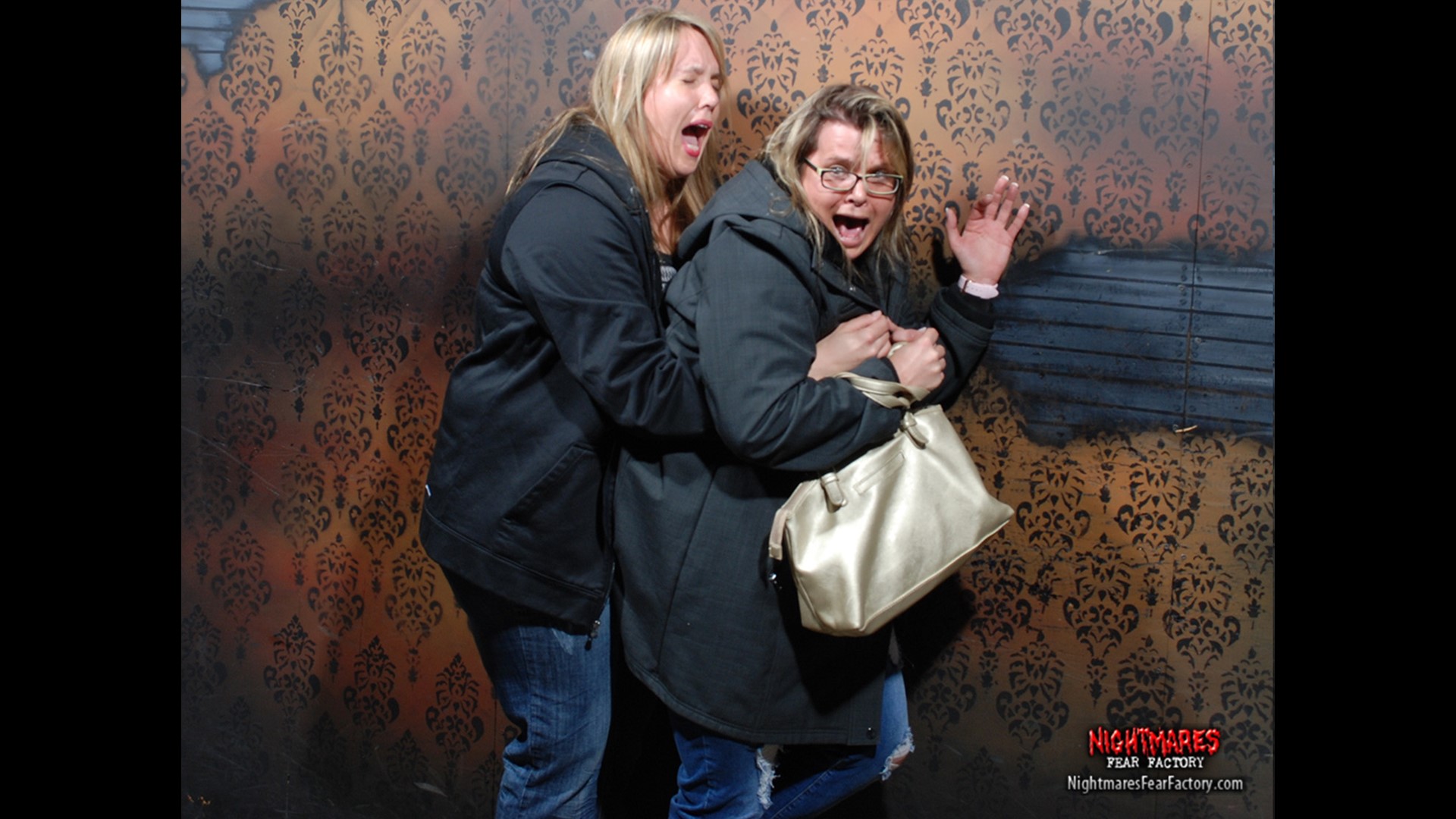 2015: 'Faces of fear' inside haunted house | kgw.com