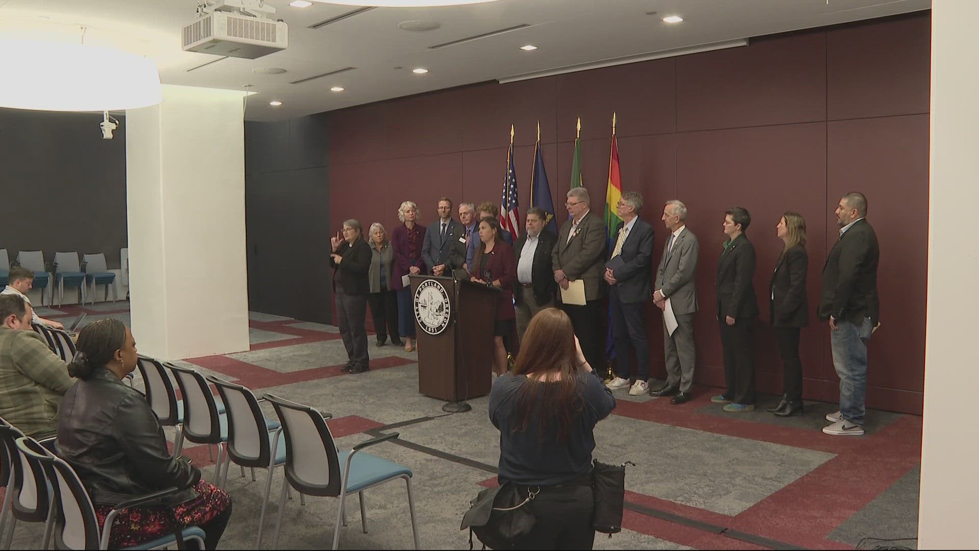 Oregon mayors denounce Trump’s troop deployment in Portland | kgw.com