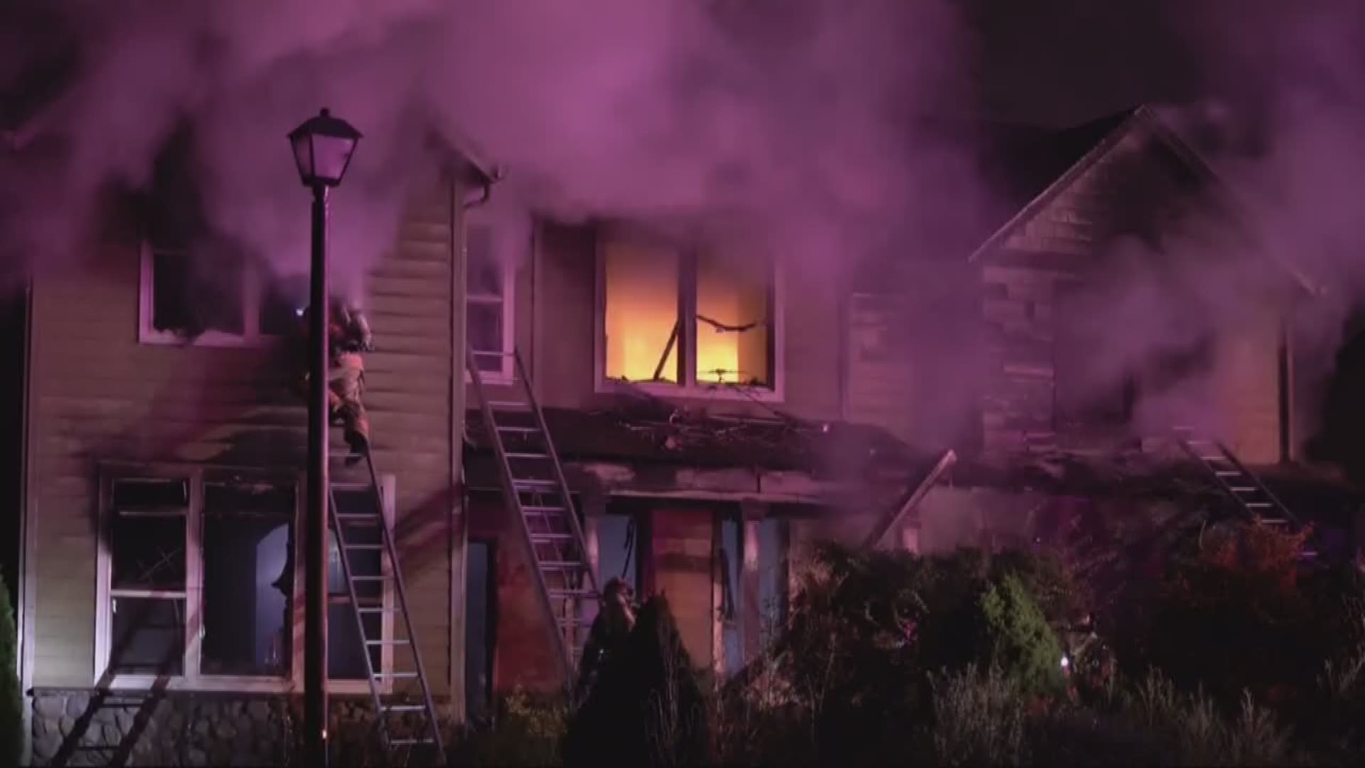 Two women escape house fire in Clackamas | kgw.com