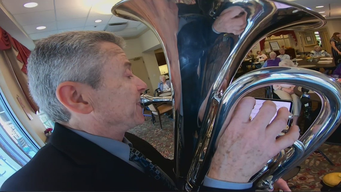 Lake Oswego seniors serenaded monthly with tuba tones | kgw.com