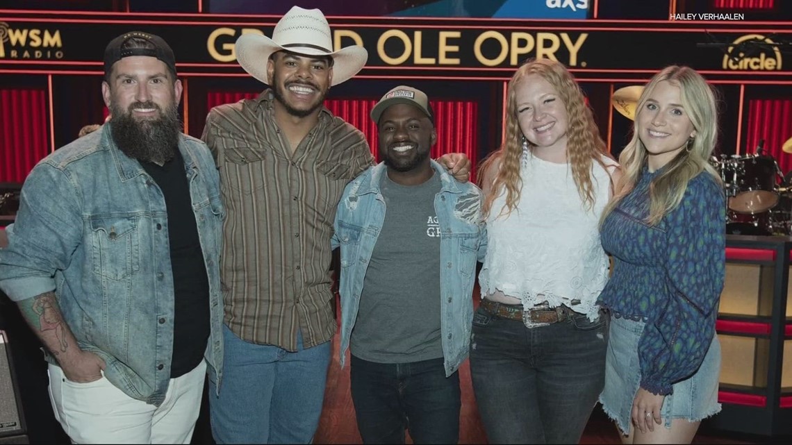 Oregon City native and singer to work with country music's biggest ...