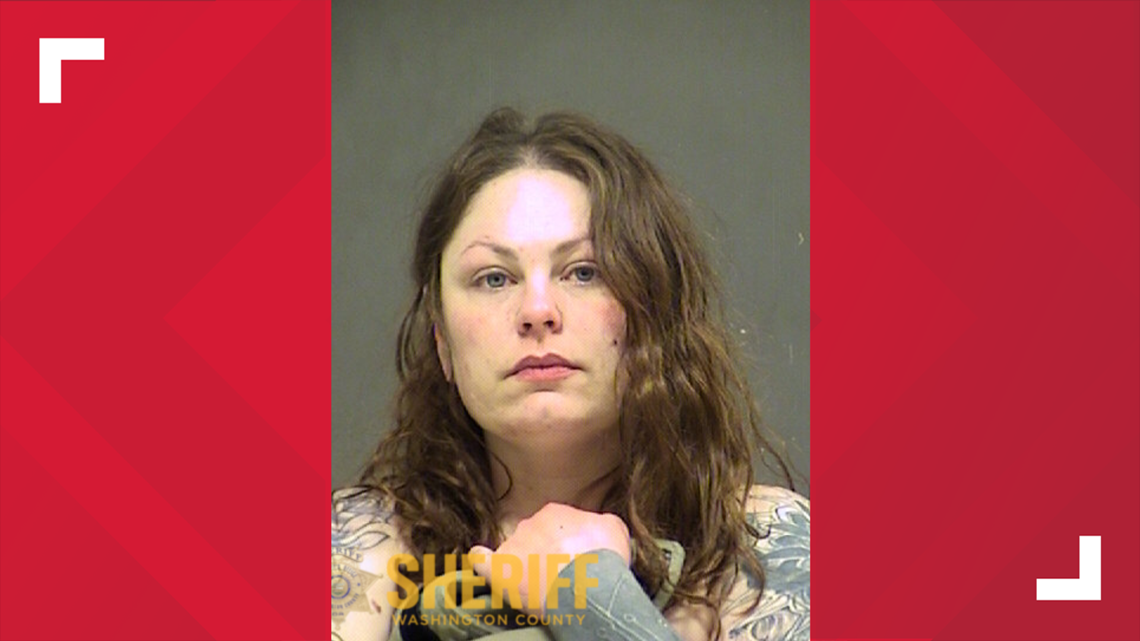 Oregon woman stabs boyfriend in neck | kgw.com Oregon woman stabs boyfriend in neck | kgw.com