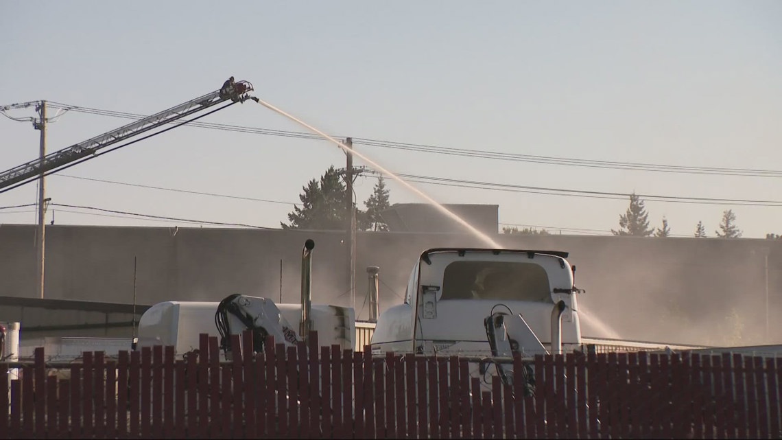 2-alarm fire at Gresham tire warehouse sends black plume over city | kgw.com