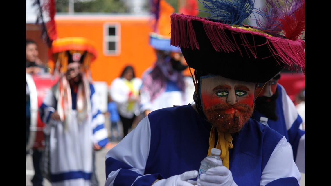 Floats, marching bands and vintage cars: Grand Floral Parade brings ...