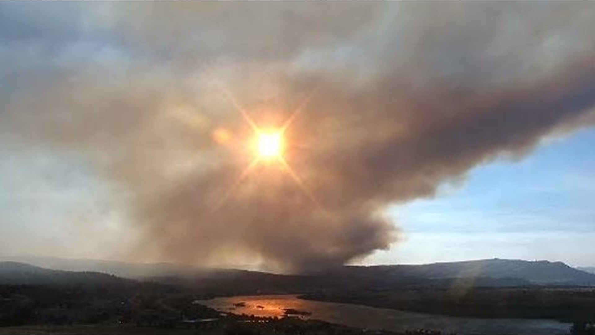 Wildfire spreads near Mosier in Oregon's Columbia River Gorge | kgw.com