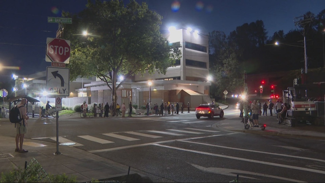 Portland won't set up 'free speech zones' for ICE facility protests ...