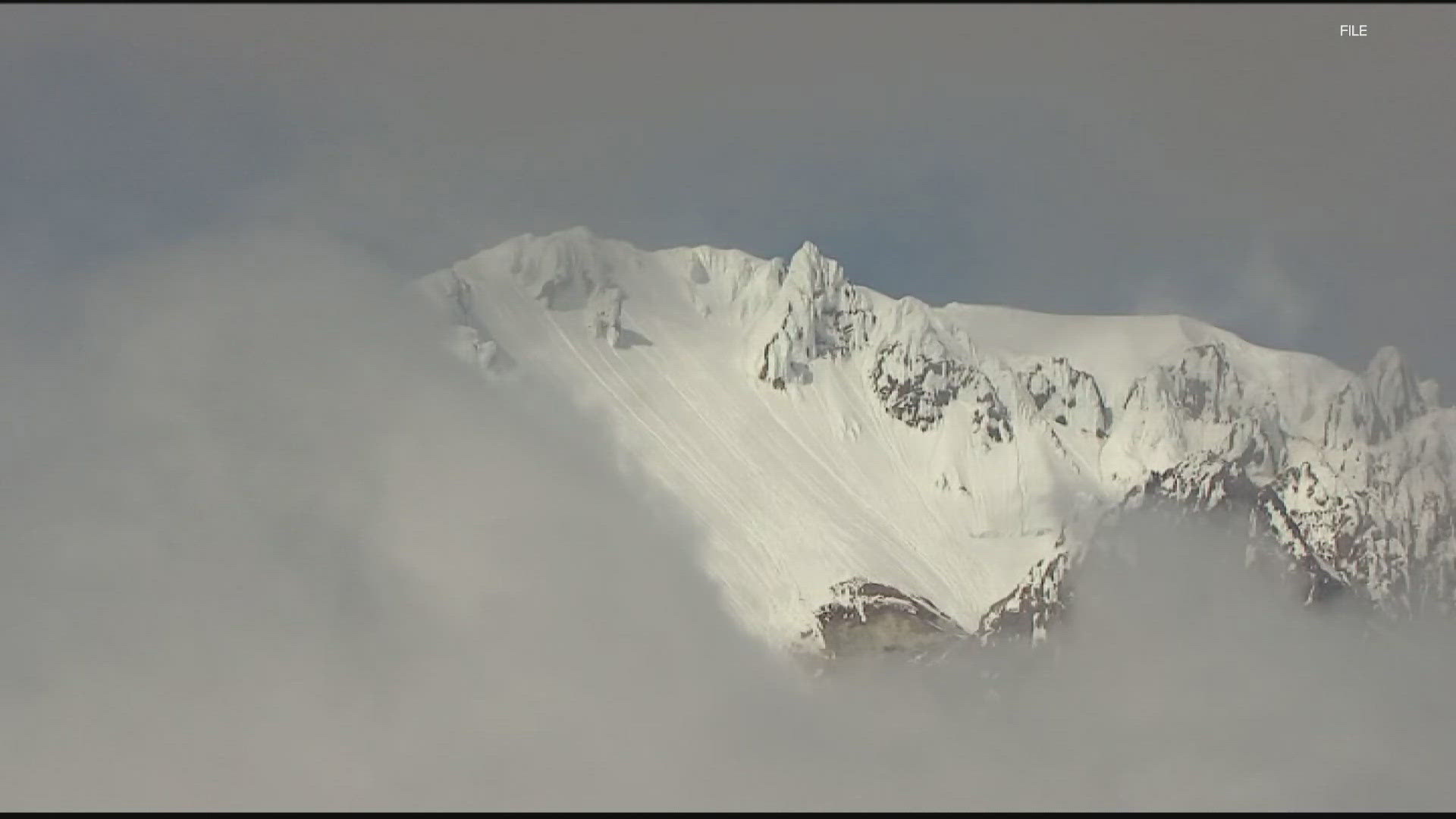 Climber Dies After 300-Foot Fall on Mount Hood | kgw.com