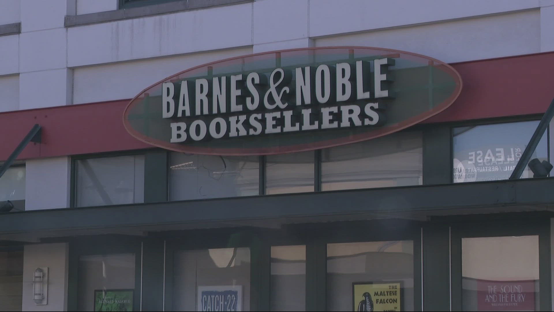 Lloyd Center Barnes and Noble to close May 2 | kgw.com