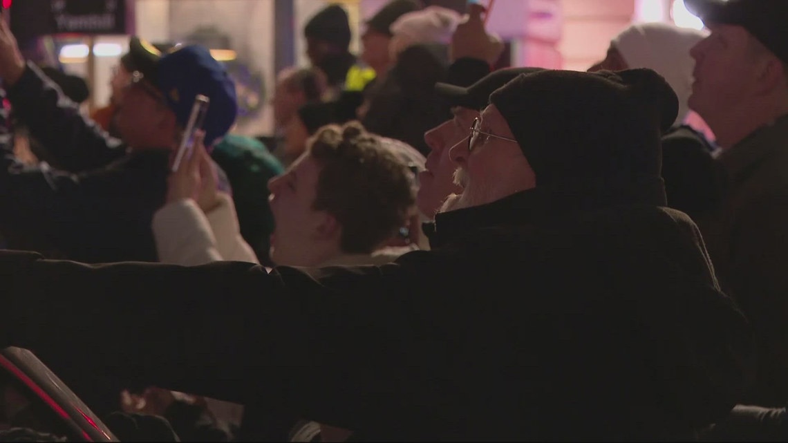 Portland rings in 2026 with a party at Pioneer Courthouse Square | kgw.com