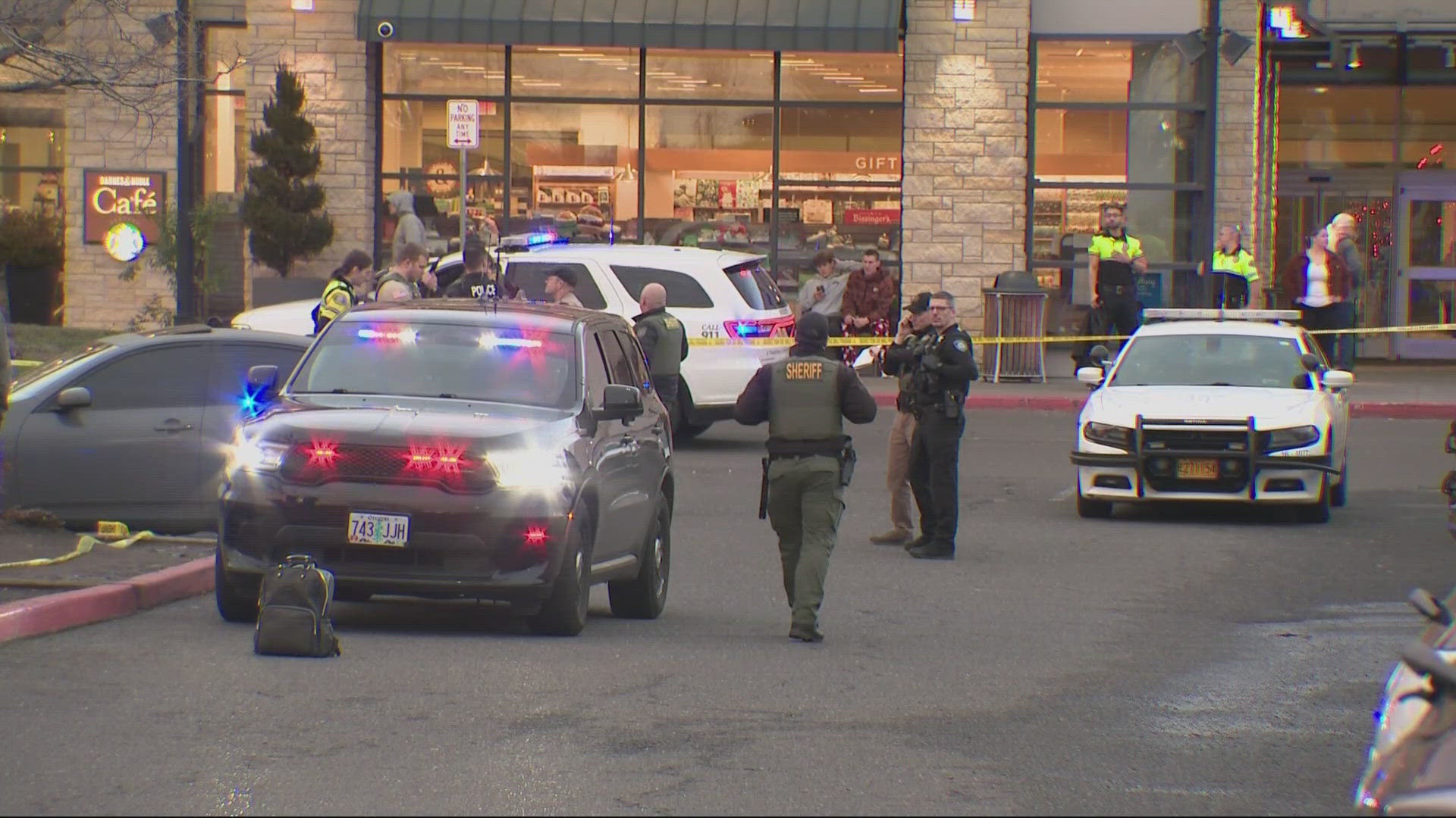 1 injured in shooting at Clackamas Town Center parking lot | kgw.com