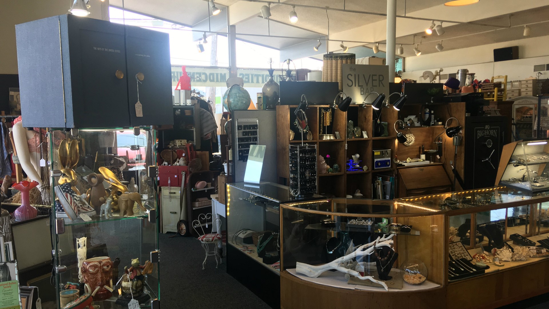 Curiosities Vintage Mall in Beaverton to be demolished, turned into ...
