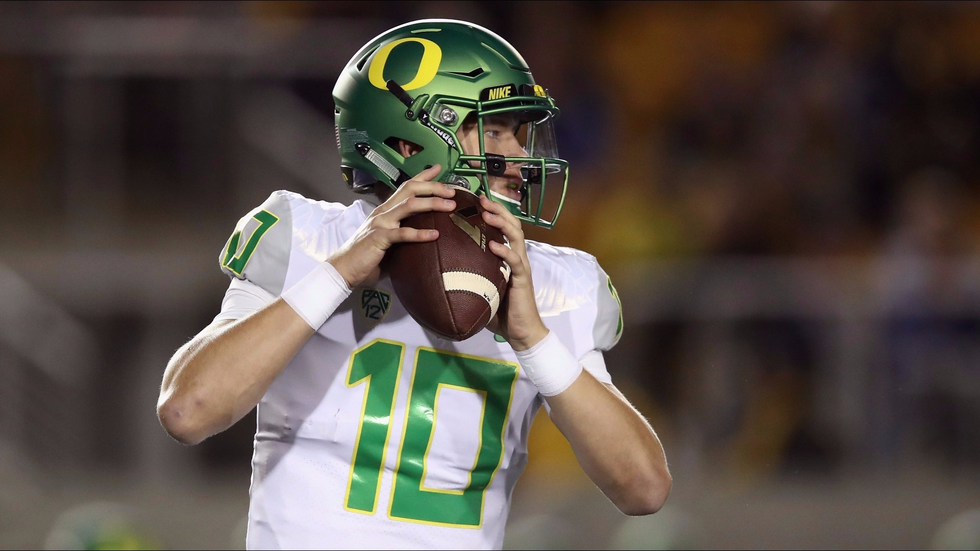 Can Justin Herbert be the vocal leader the Oregon Ducks need? | kgw.com