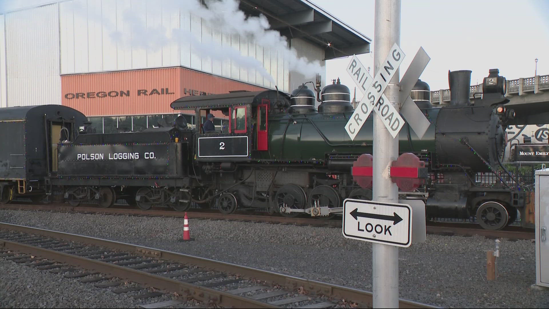 Oregon Rail Heritage Museum kicks off annual 'Holiday Express' train ...