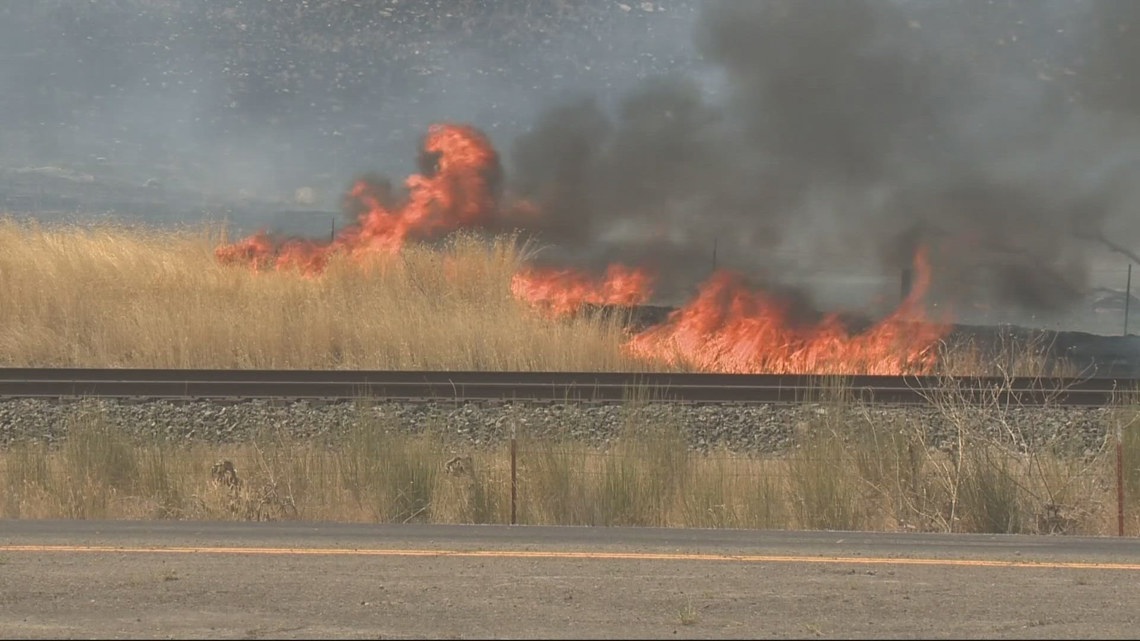 Durkee Fire reaches nearly 250,000 acres as wildfires rage across ...