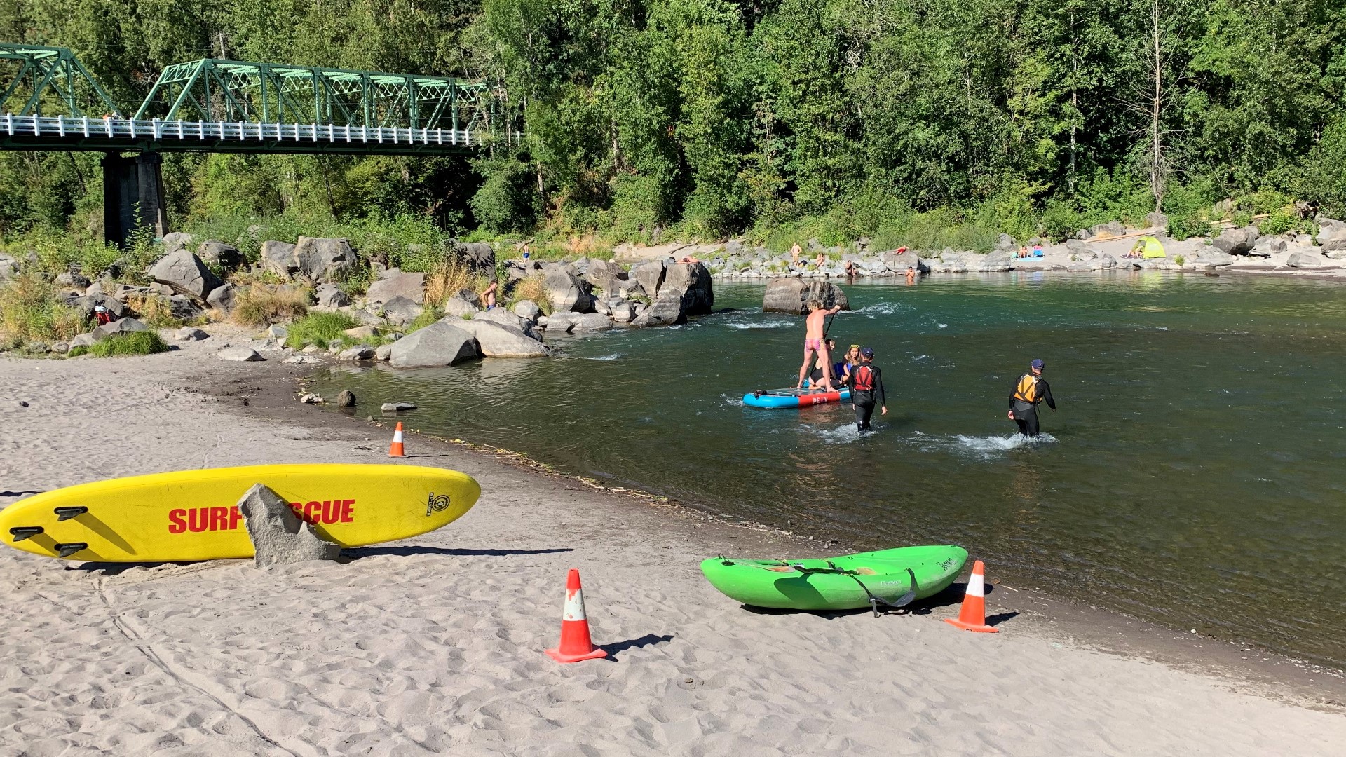 AMR River Rescue team assisted 200 swimmers in 2021 | kgw.com