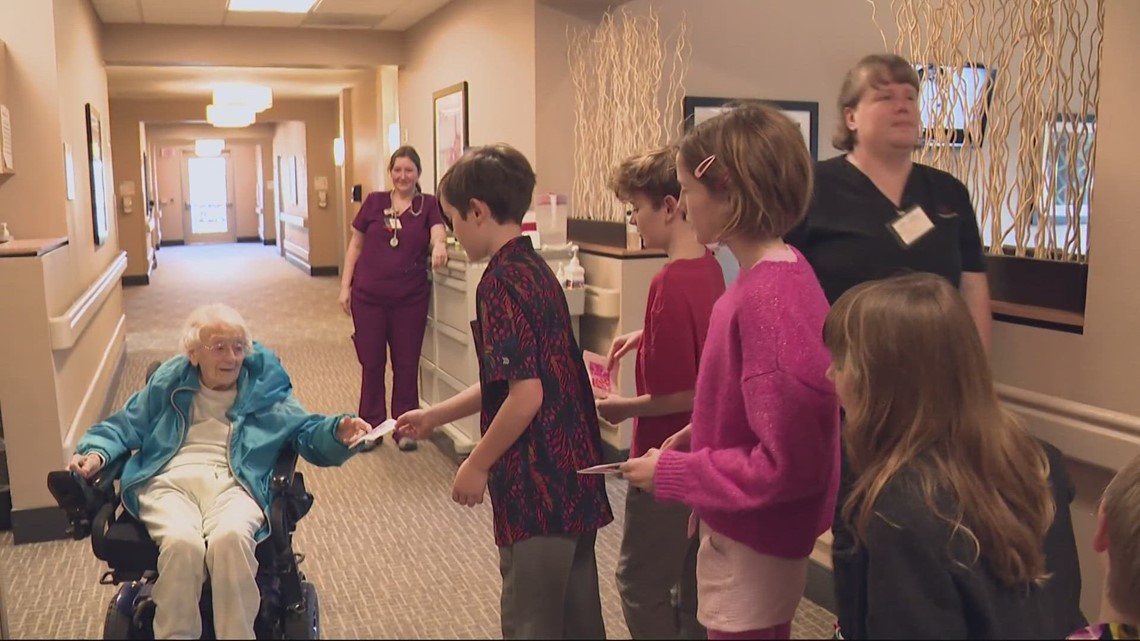 'Cupid Crew' brings love to seniors for Valentine's Day | kgw.com