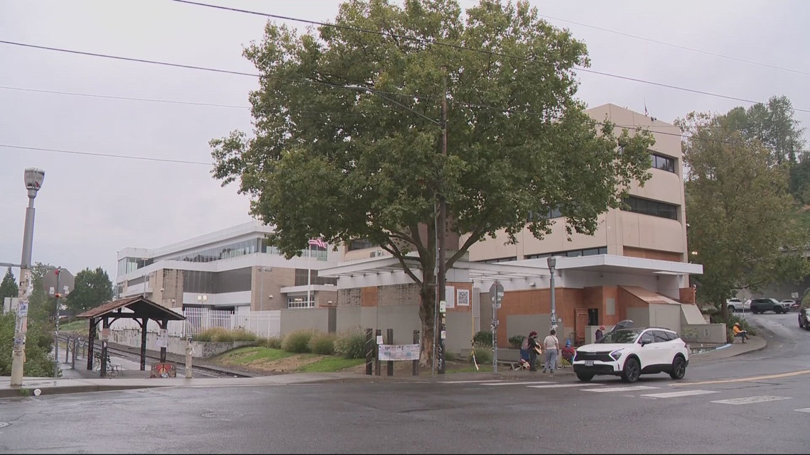 Neighbors near ICE site say Portland is far from “war-ravaged,” despite ...