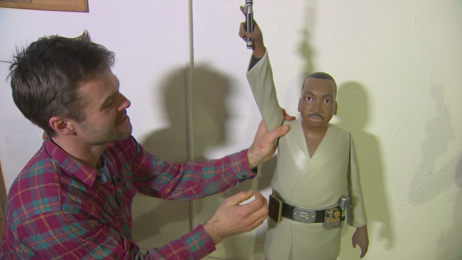 Bernie Sanders action figure designed by Seattle-area artist | kgw.com