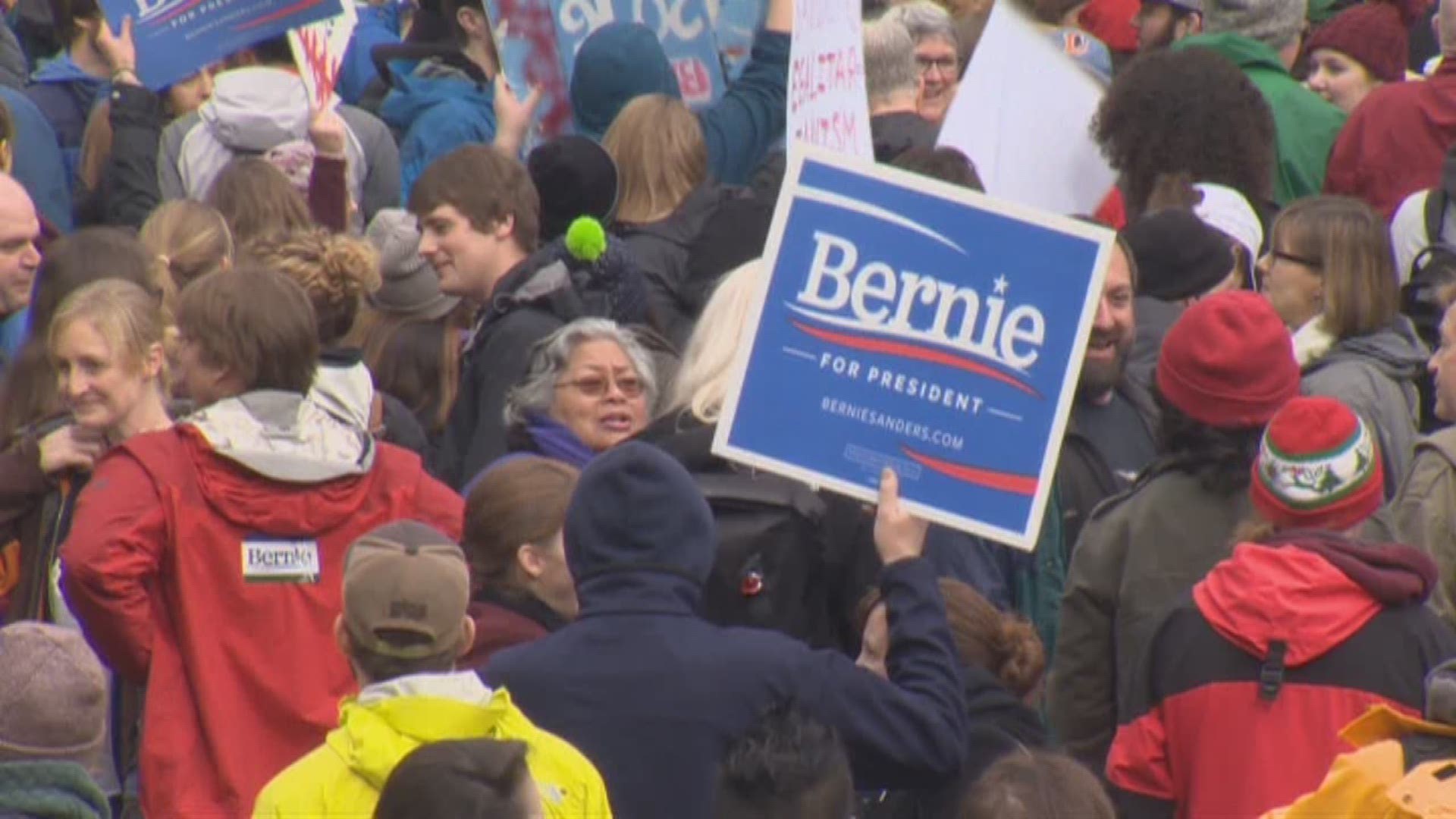 Hundreds rally for Bernie Sanders in downtown Portland | kgw.com