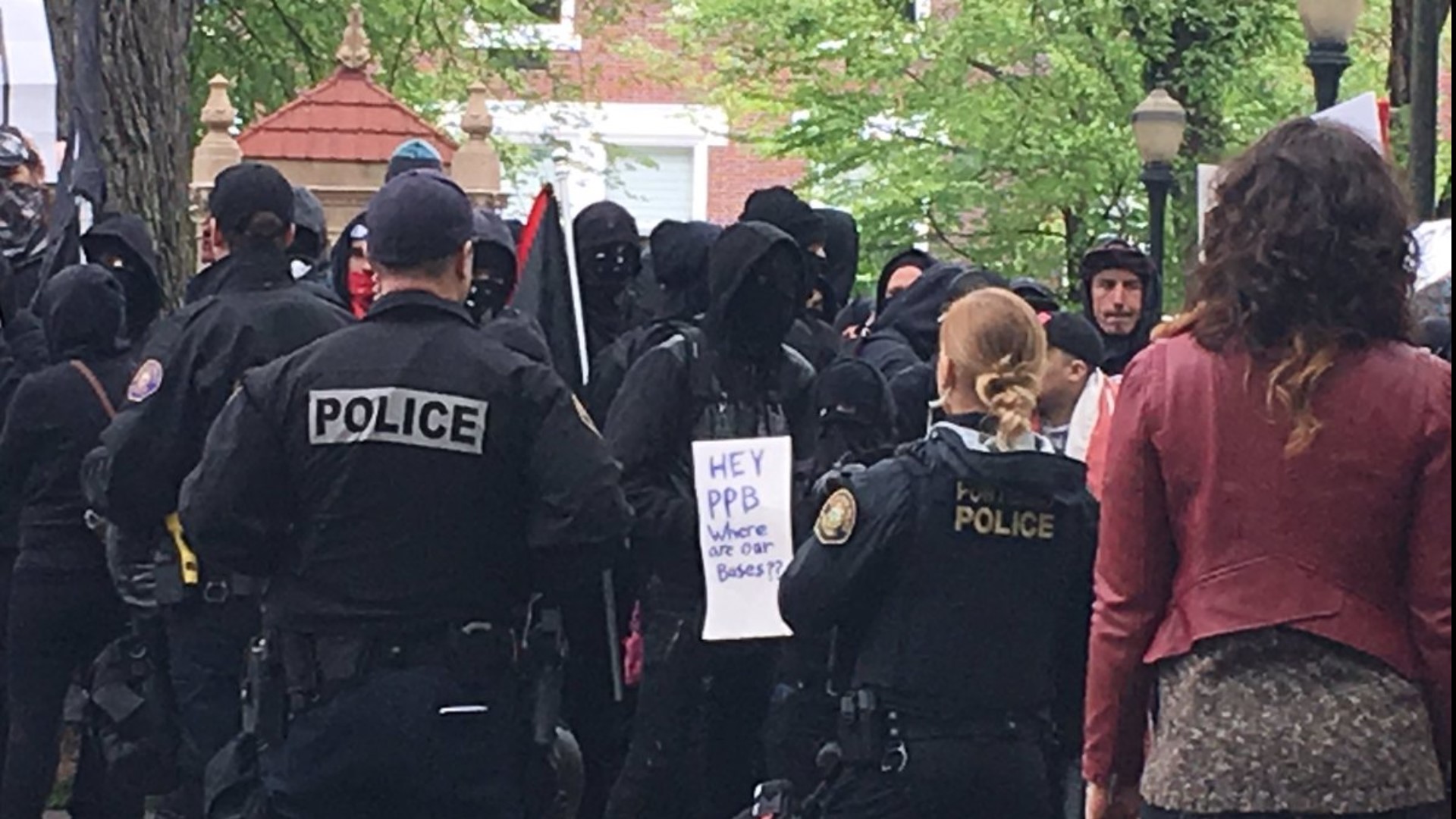 Man confesses to throwing flares during riot, court docs say | kgw.com